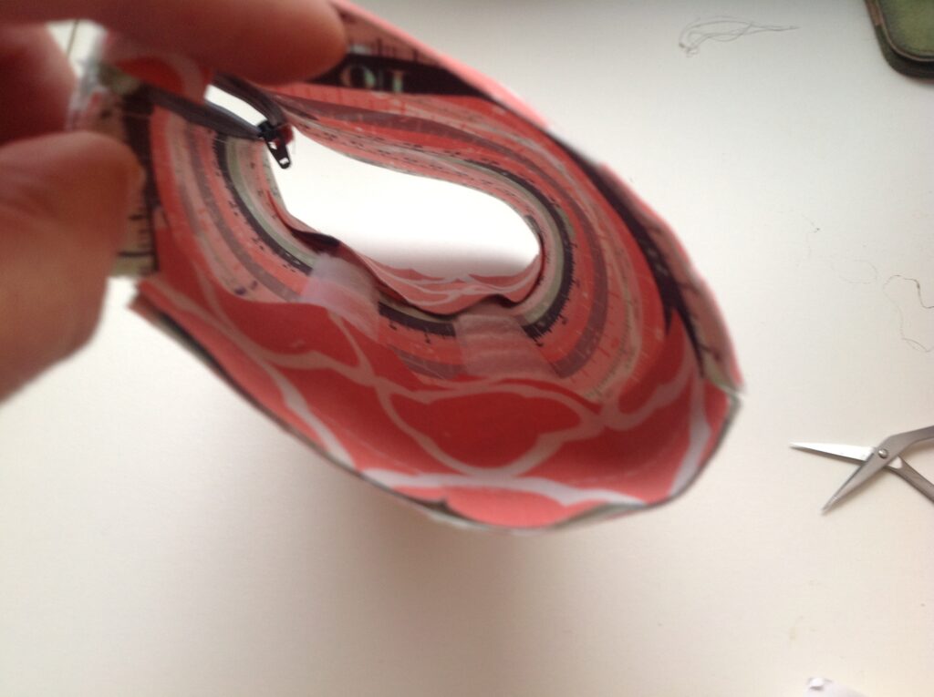 Rollie Pollie Organizer Tutorial 1- Attaching Side Panels - cozy nest ...