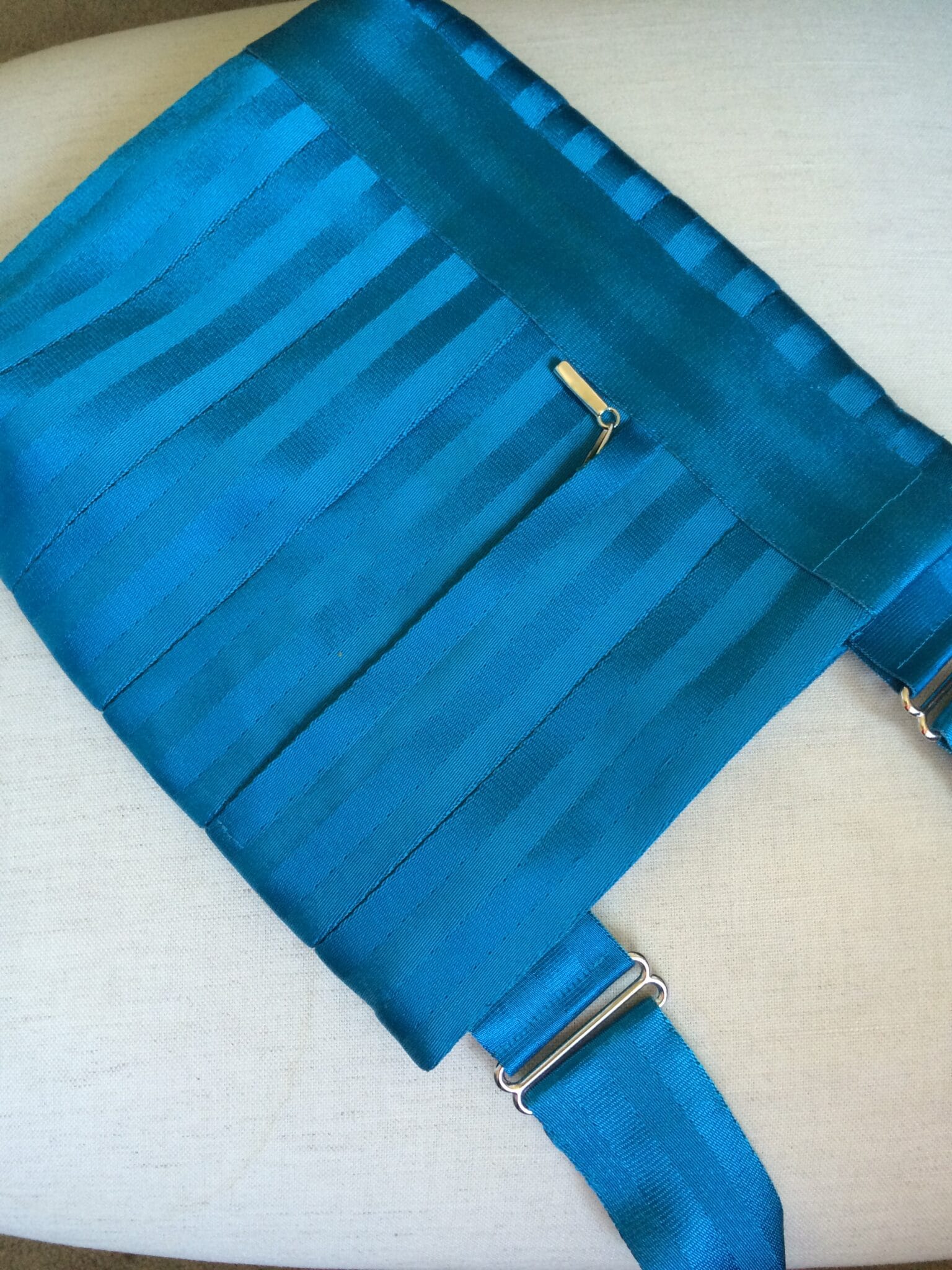 Seat Belt Series: The Crossover Bag Sewing Pattern - cozy nest design