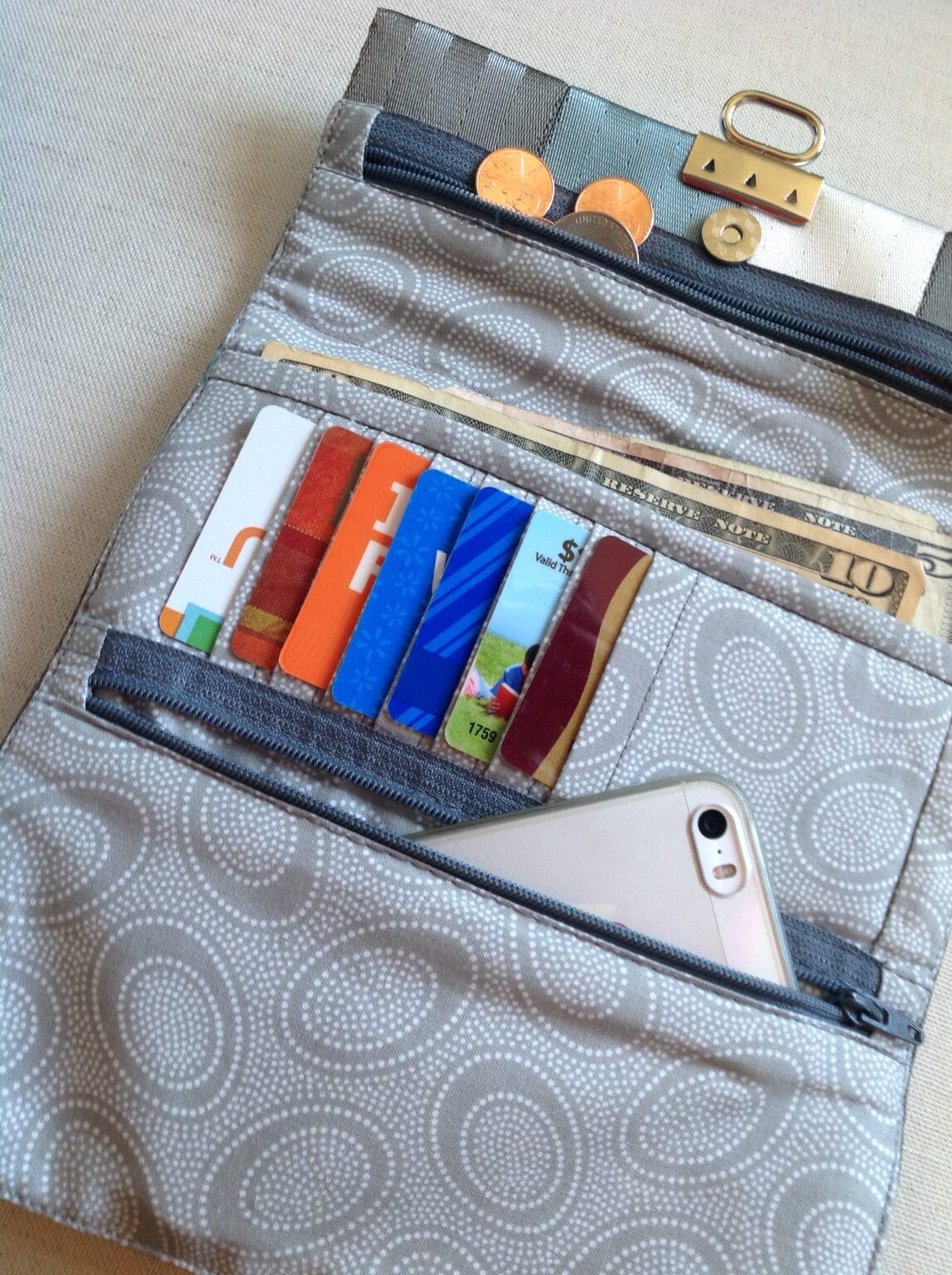 Kit: Tri-Fold Seat Belt Wallet - cozy nest design