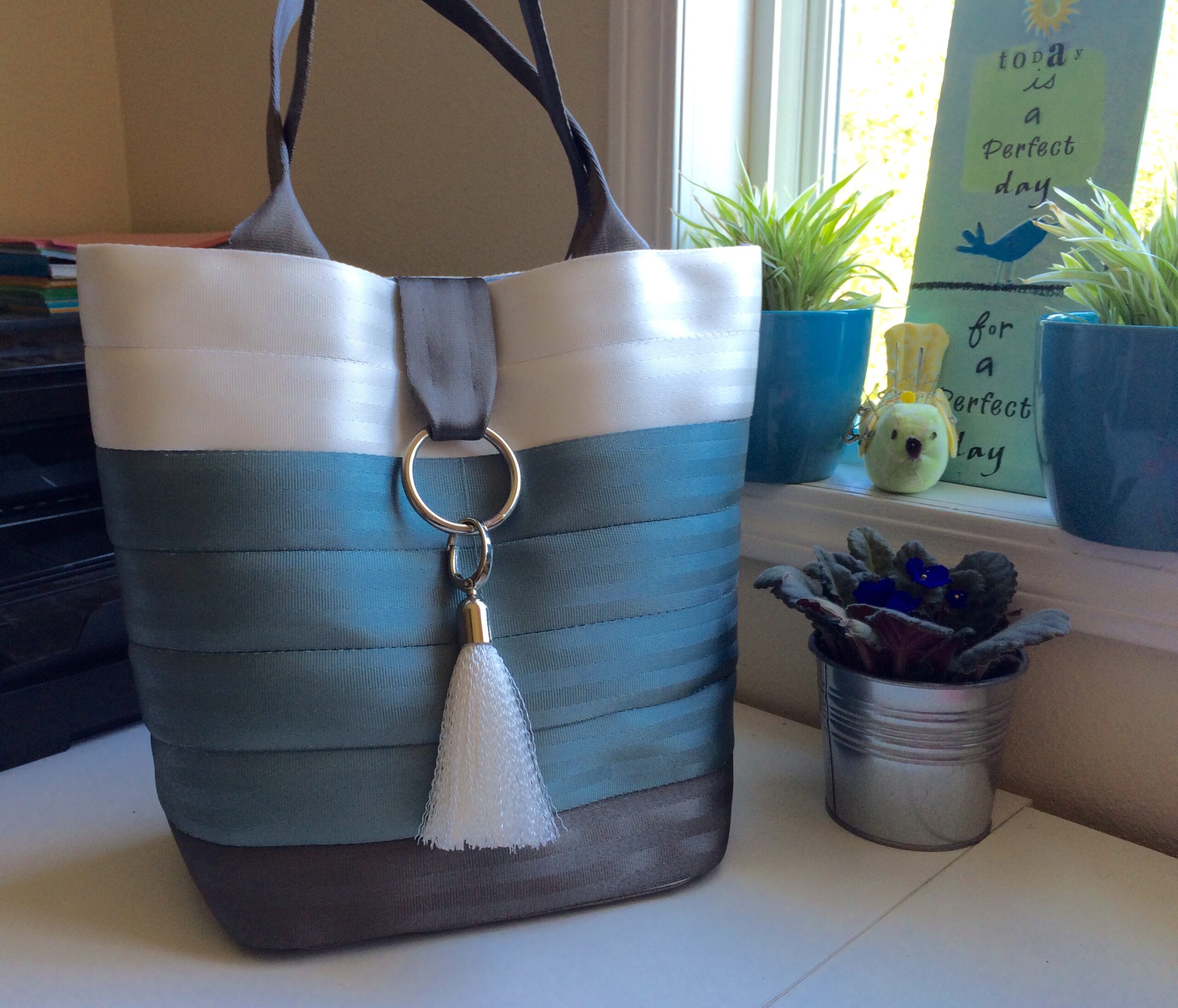 Tutorial: How to make a Bell Cap Tassel with Seat Belt Webbing - cozy ...