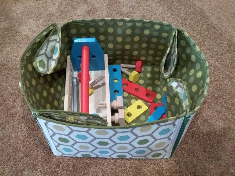 "Play, then Store Away" Convertible Playmat & Storage Tote Pattern ...